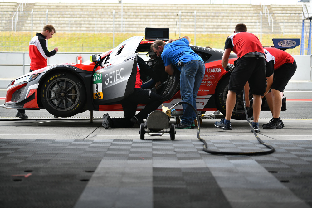 Simon Reicher testet Honda GT-3 im Team Schubert Motorsport « Simon ...